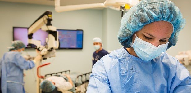 10 elementos que no pueden faltar en un quirófano